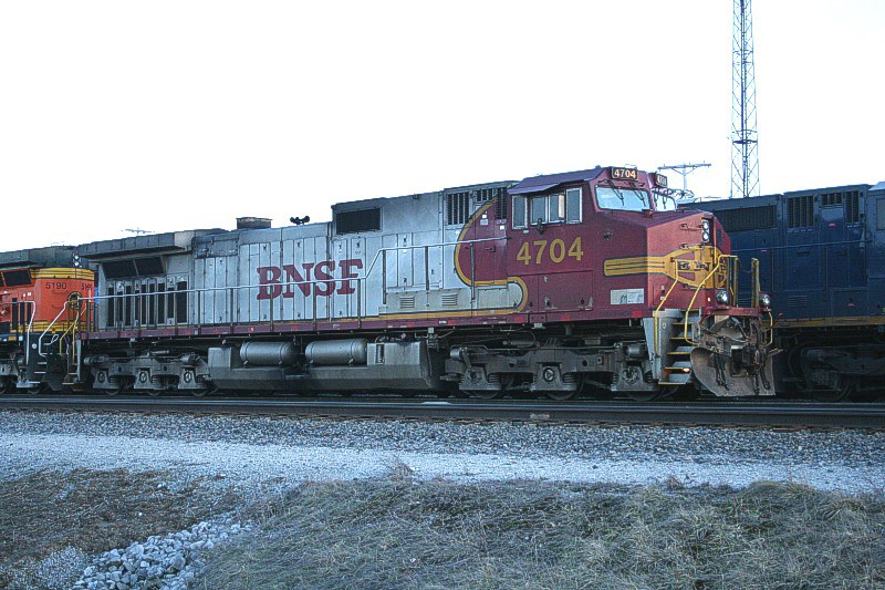 BNSF 4704